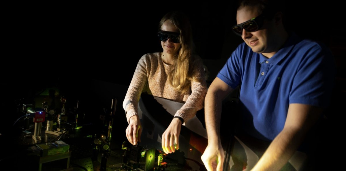 Overcoming the traditional resolution limit for the fast co-tracking of ...