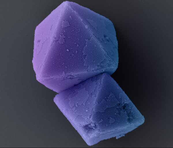 Diamond glitter: a play of colors with artificial DNA crystals – e ...